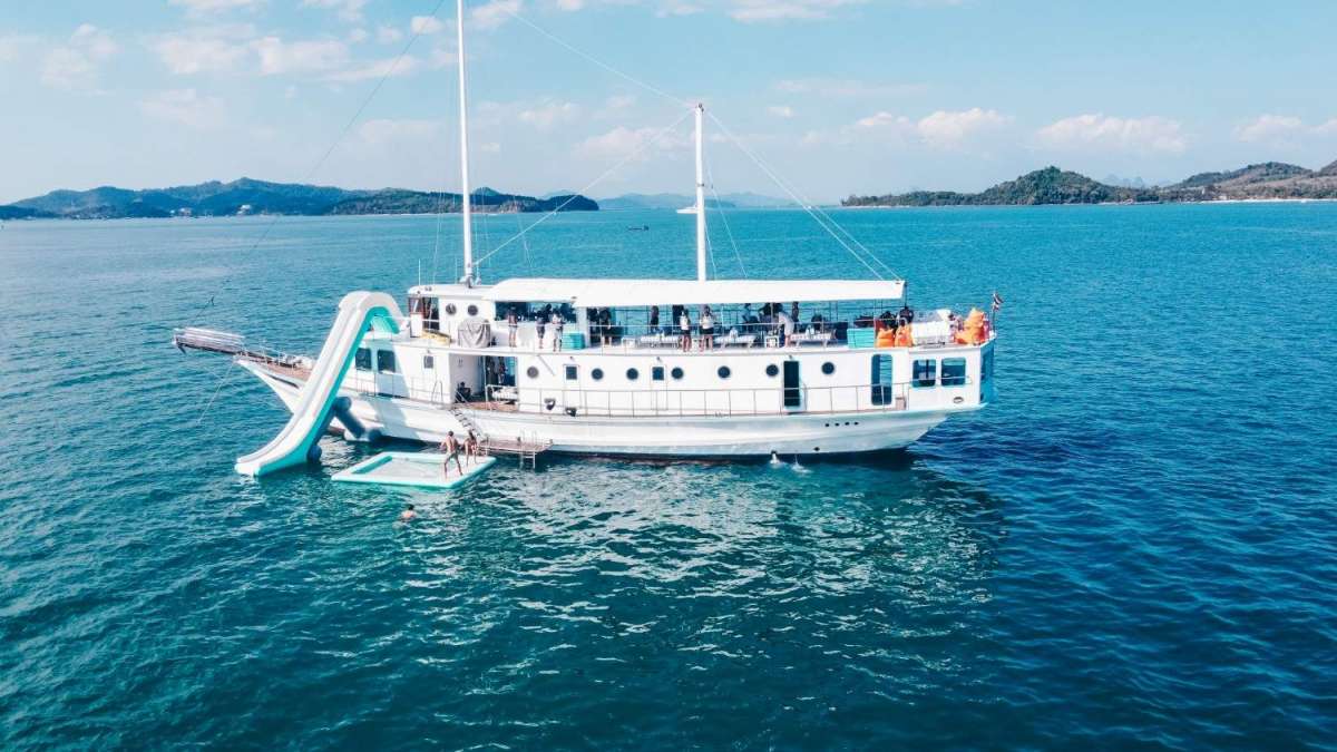 130ft Taipan Yacht | Party Boat Rental in Phuket